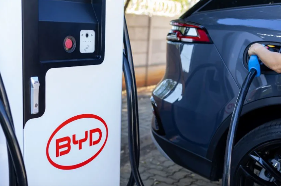 Gigante chinesa lidera com folga vendas de carros elétricos no Brasil ...