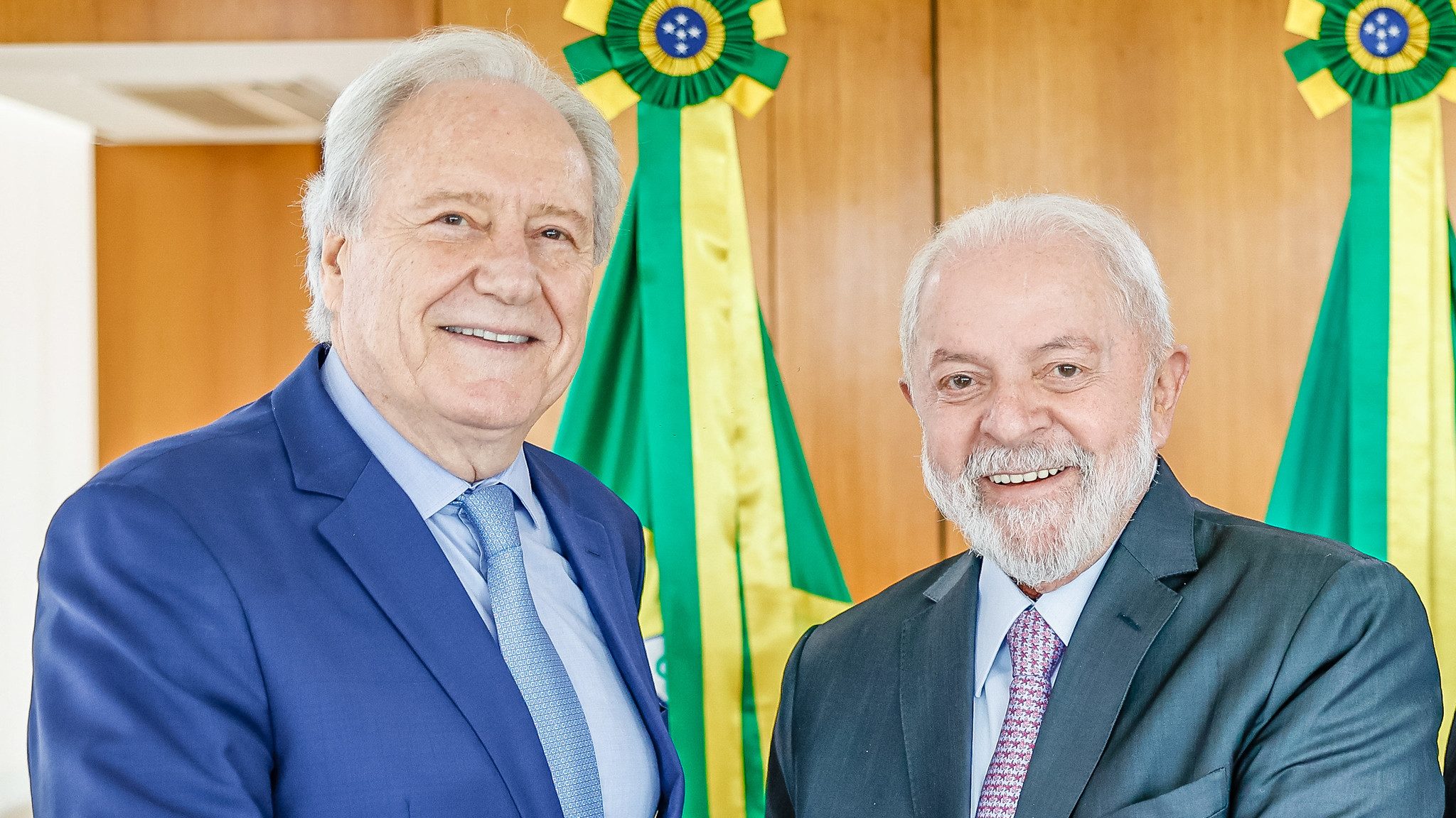 Lula atua para evitar saída de ministro de pasta estratégica