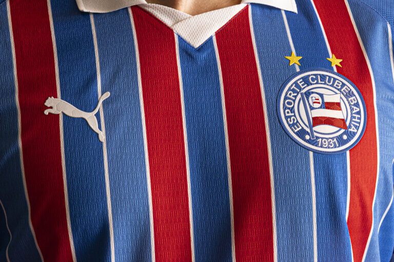 Bahia lança novo uniforme tricolor para a temporada de 2026