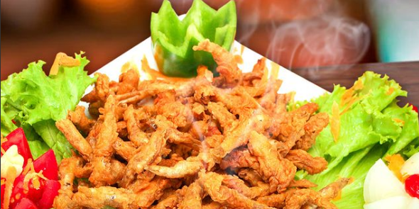 Peixe frito saboreado à beira-mar é a cara do Verão | A TARDE