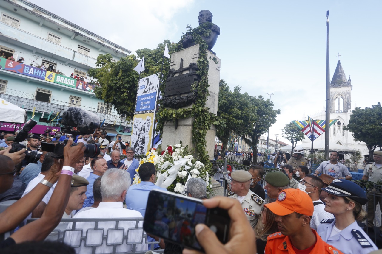 Com cortejo em segundo plano, 2 de Julho volta a ser comemorado | A TARDE