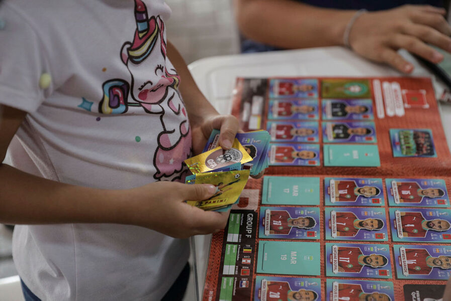 Troca De Figurinhas Da Copa Faz A Diversão De Crianças E Adultos
